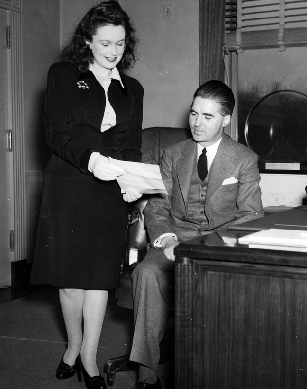 Geraldine Fitzgerald presenting Ralph K. Davies with Letter | Harry S ...