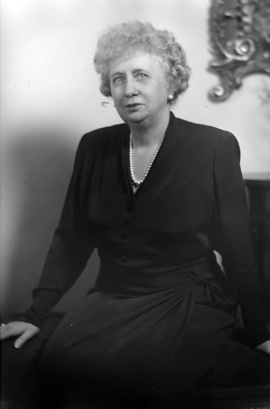 Lovely formal portrait of Bess Truman at Blair House | Harry S. Truman