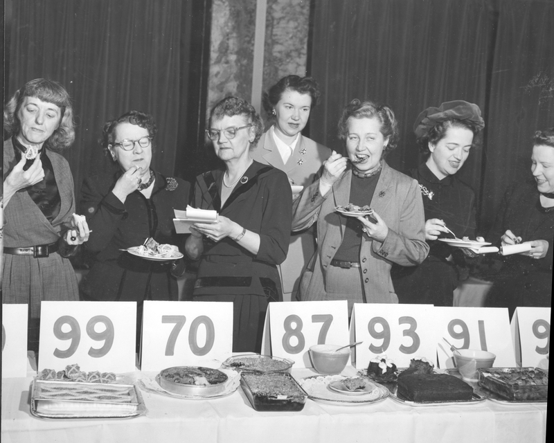 Seven judges in Pillsbury's 3rd National Baking Contest sample entries ...