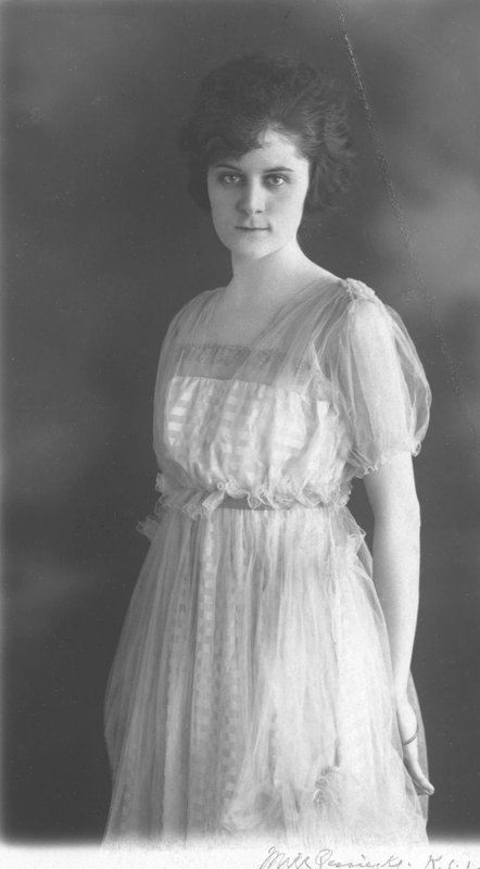 Portrait of Helen Wallace as a young woman (Bess Truman's cousin ...
