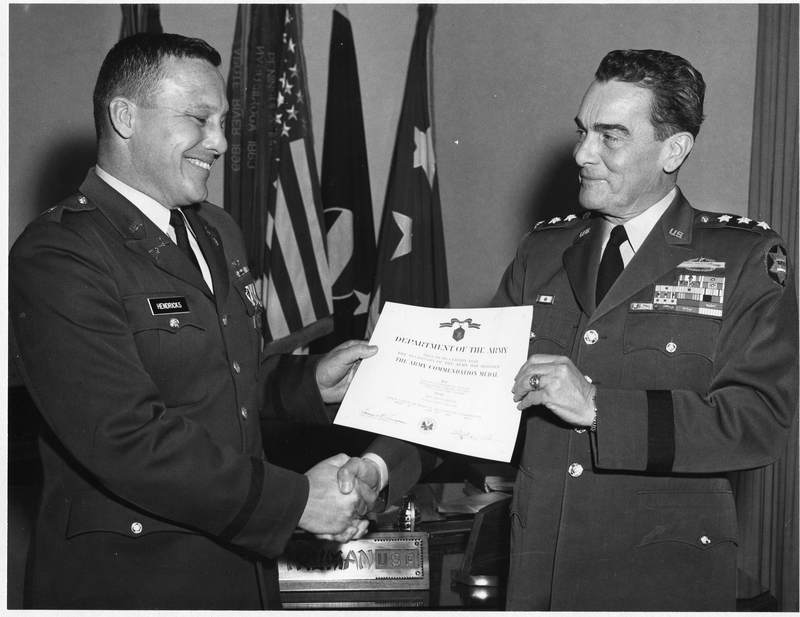 Captain Dan Hendricks Receiving the Army Commendation Medal | Harry S ...