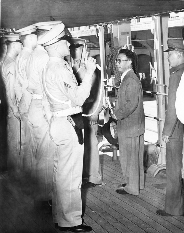 Mr. K.Y. Hsieh, Mayor of Keelung, Taiwan Aboard USS Manchester | Harry ...