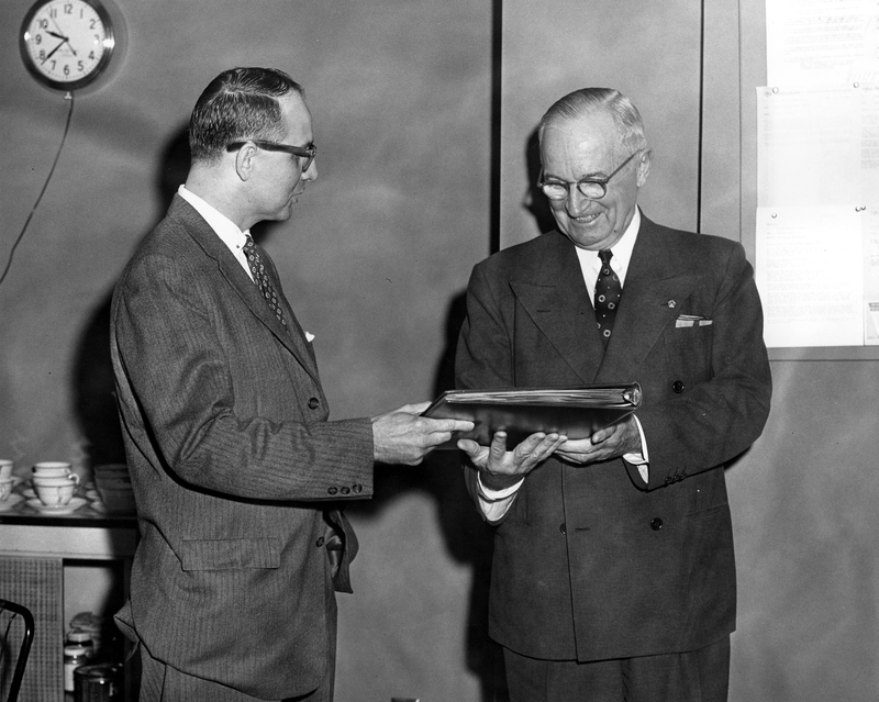 Truman accepting birthday gift from Truman Library staff member | Harry ...
