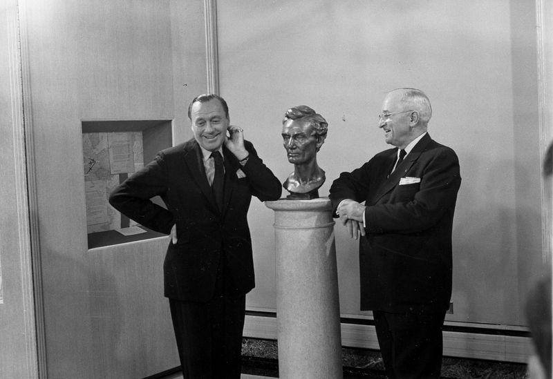 Truman and Benny pose at bust of Lincoln | Harry S. Truman