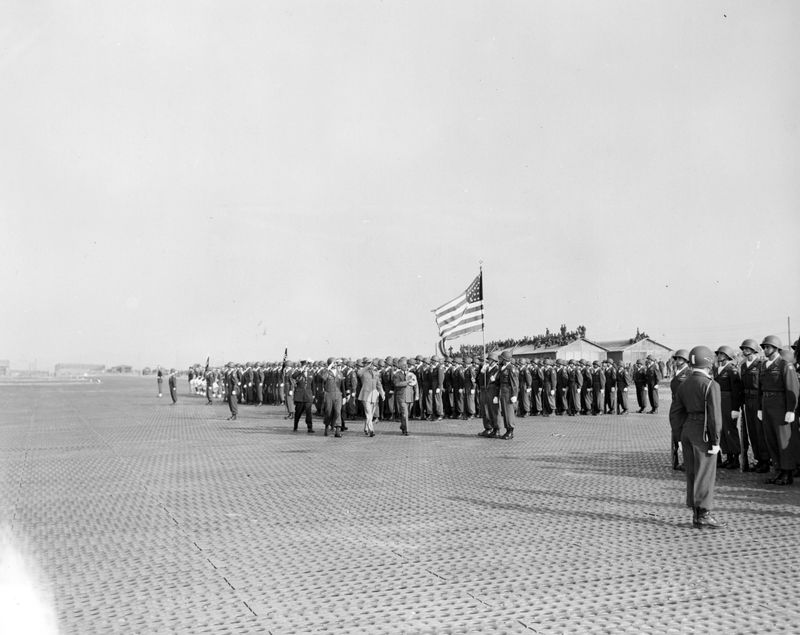 President Harry S. Truman inspects the Honor Guard of the 84th Infantry ...