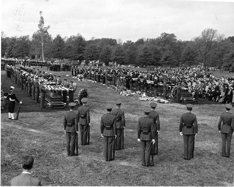 Truman attending mass burial at Arlington National Cemetery | Harry S ...
