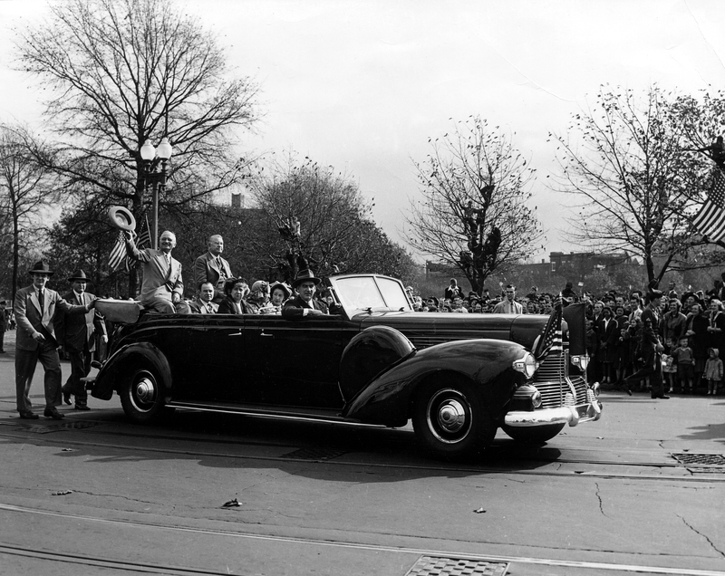 President Truman and Vice President-elect Barkley after the 1948 ...