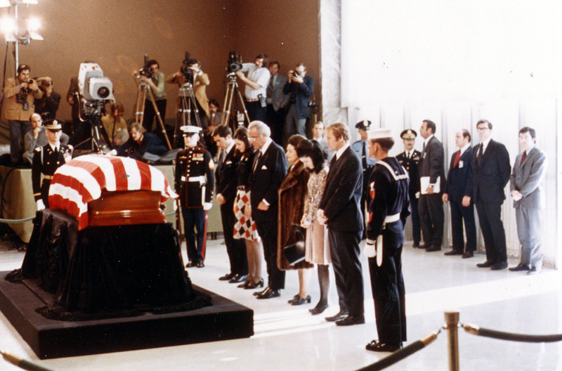 Former President Lyndon B. Johnson and family at the casket | Harry S ...