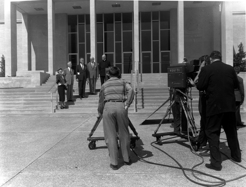 Friends of Truman on the steps of the Library | Harry S. Truman