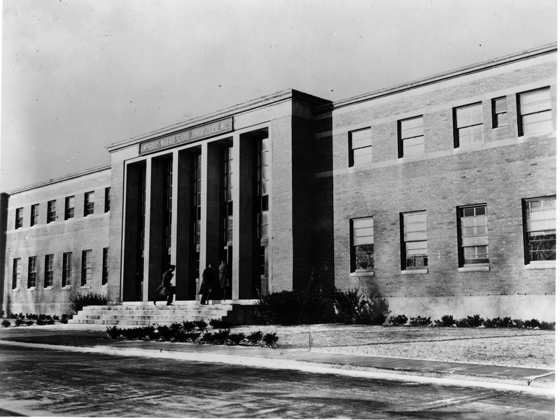 Amphibious Warfare School building at U. S. Marine Corps Training ...