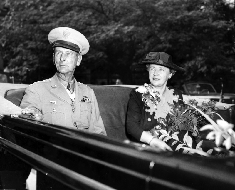 General Jonathan Wainwright with Medal of Honor | Harry S. Truman