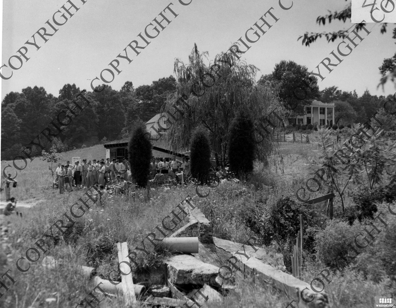 Members of the Armed Services enjoy a Buffet Lunch at Millstone Farm in ...