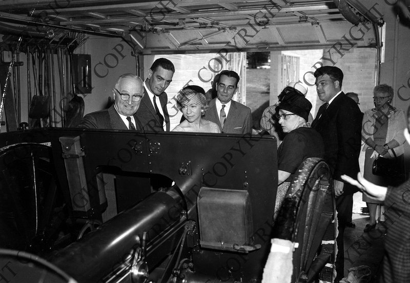 Truman family members view 75mm gun at Truman Library | Harry S. Truman