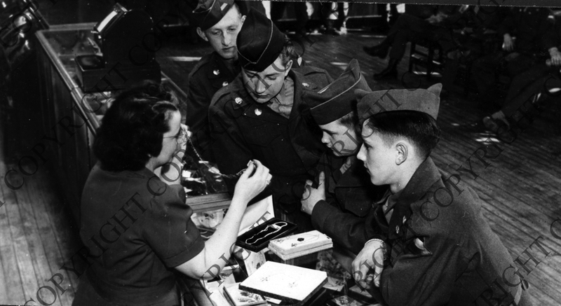 Four trainees at the jewelry counter at the Post Exchange, Fort Knox ...