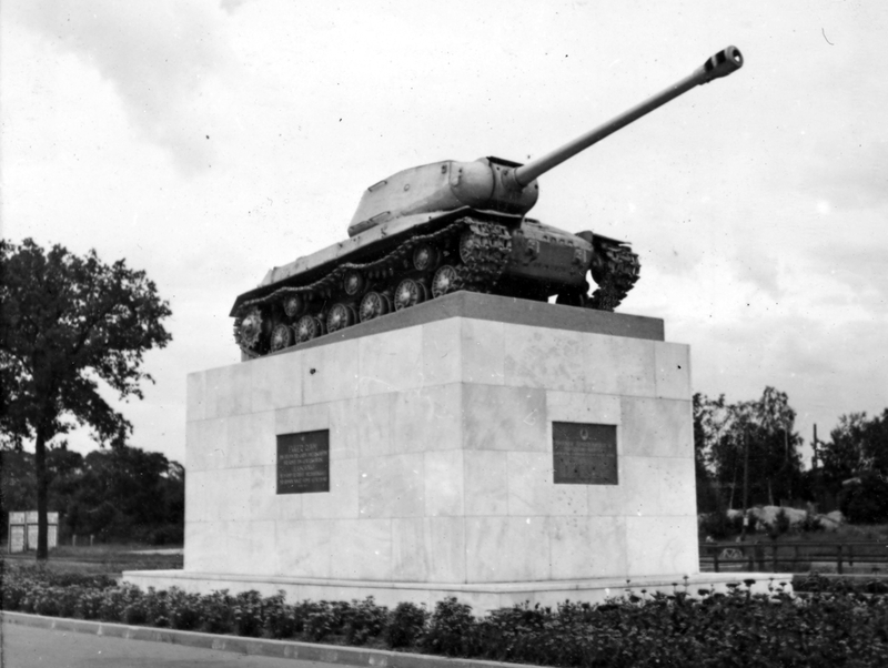 First Russian tank to enter Berlin; U.S. Reparations Mission | Harry S ...