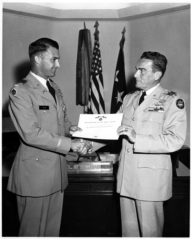 Lieutenant Colonel Love Receives the Army Commendation Medal | Harry S ...