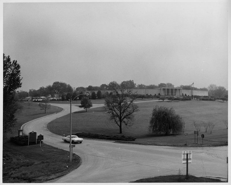Highway 24 View of Truman Presidential Library in Independence ...