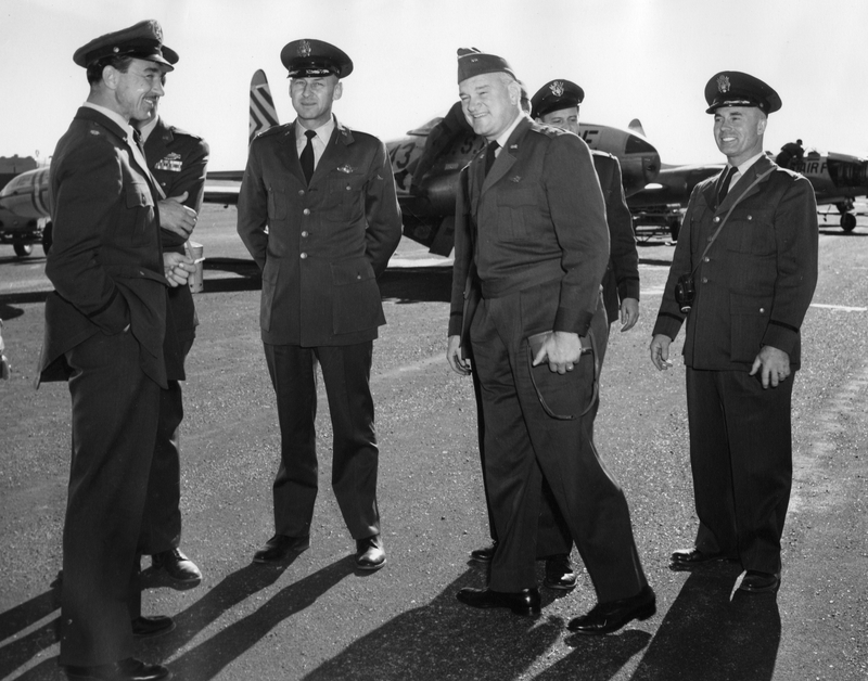 Major General Robert Landry Meets the Air Force Reserve Fighter Bomber ...