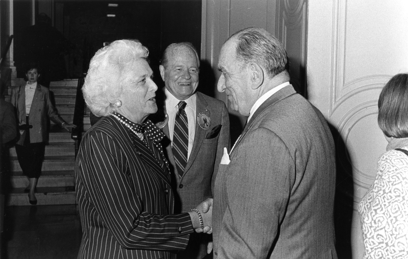 Barnee Breeskin Greets Barbara Bush | Harry S. Truman
