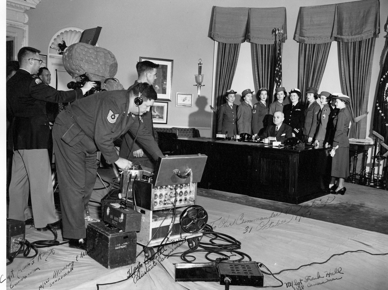 Truman photographed with women of Armed Forces | Harry S. Truman