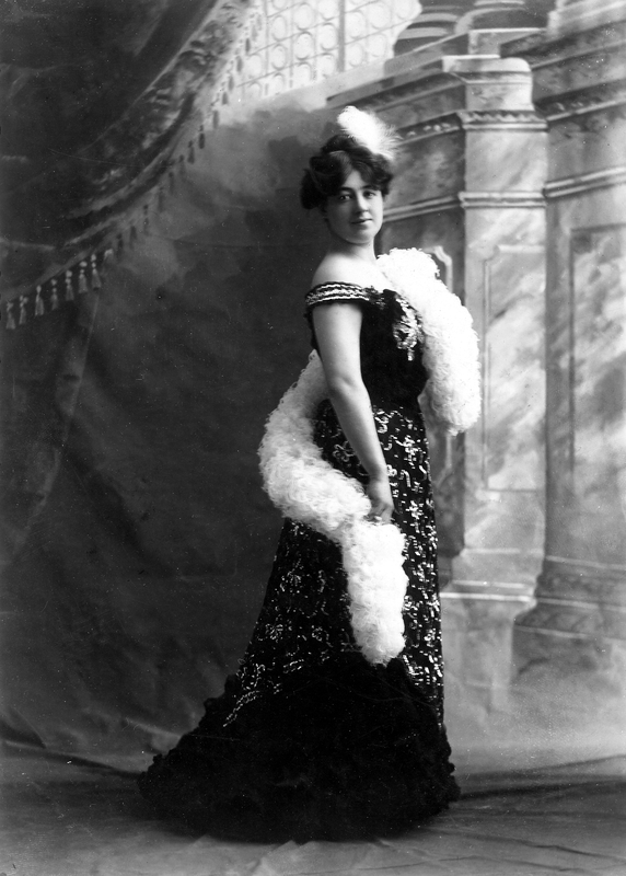 Anna Held