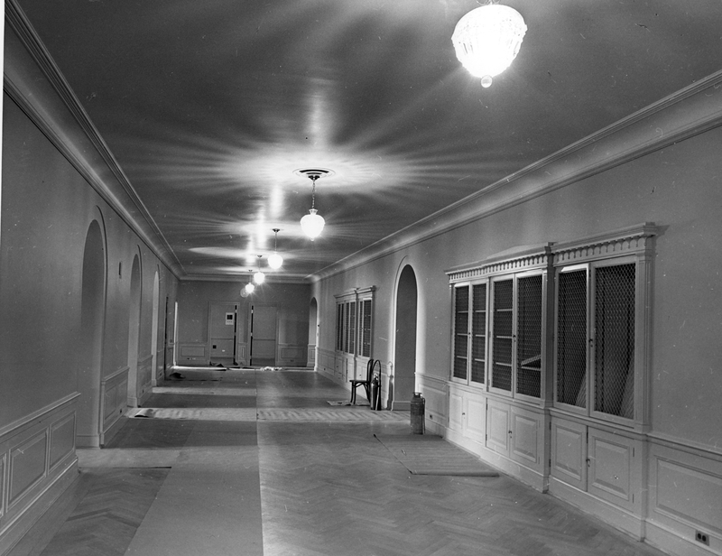 West view of third floor corridor during White House renovation | Harry ...