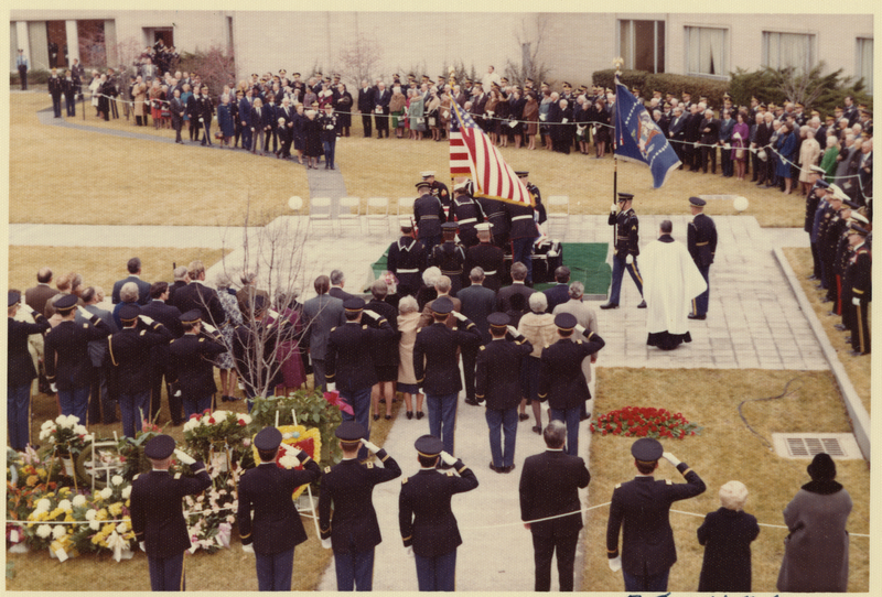 Mrs. Bess W. Truman and the Daniel Family Arrive at the Grave Site ...