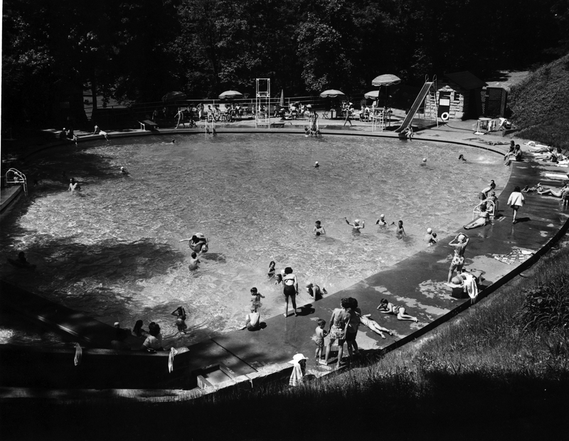 Swimming pool at the U. S. Marine Corps Training Base at Quantico ...