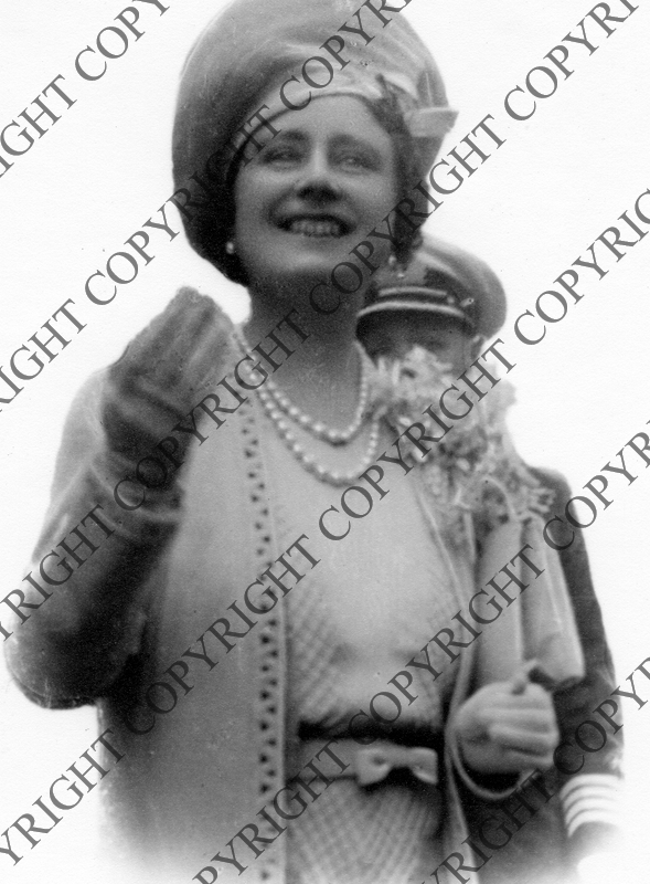 Queen Elizabeth waving | Harry S. Truman